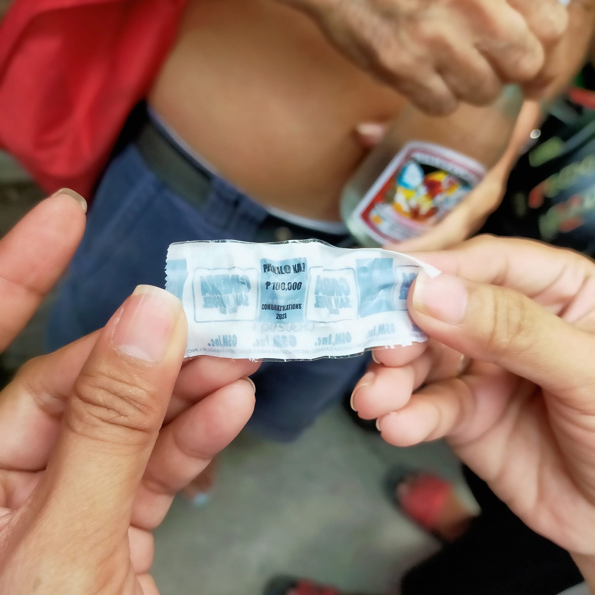 Lolo na umiinom lamang ng Gin, hindi makapaniwala matapos manalo ng ...