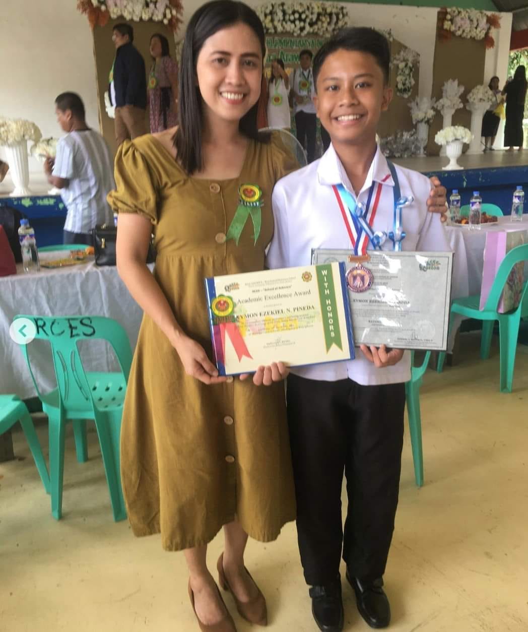 Aktor na nakilala bilang si 'Onyok' sa 'Ang Probinsyano', nakapagtapos na with honors sa elementarya