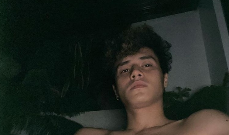 Netizens, nagulantang sa comment ng isang fan kay Ronnie Alonte