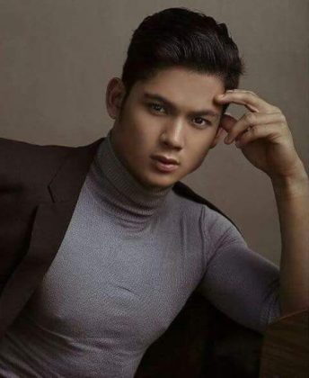 Dating staff ni Harry Roque na isang modelo, ino-okray ngayon ng mga ...